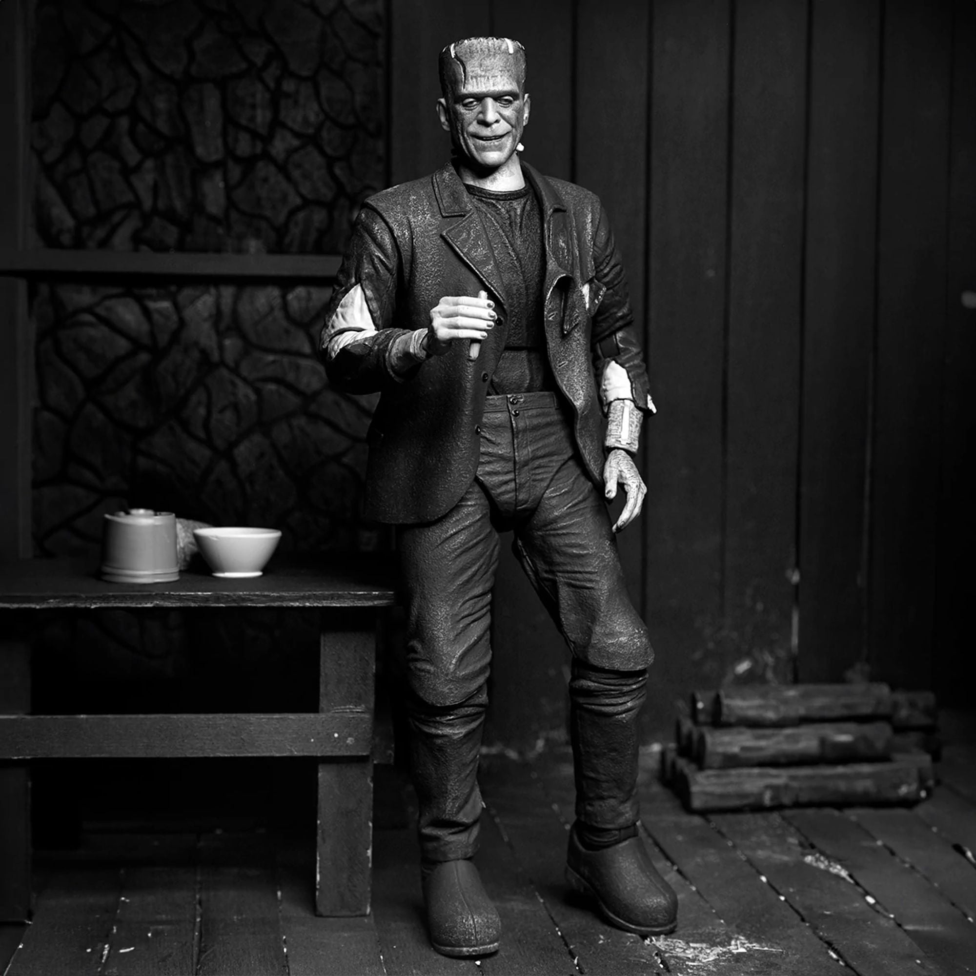 UNIVERSAL MONSTERS - 7” SCALE ACTION FIGURE - ULTIMATE BRIDE OF FRANKE ...