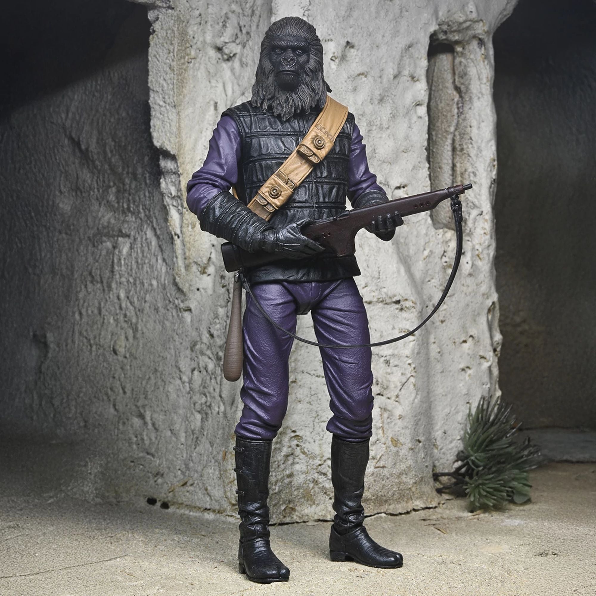 PLANET OF THE APES - 7” SCALE ACTION FIGURE - ULTIMATE GORILLA SOLDIER ...