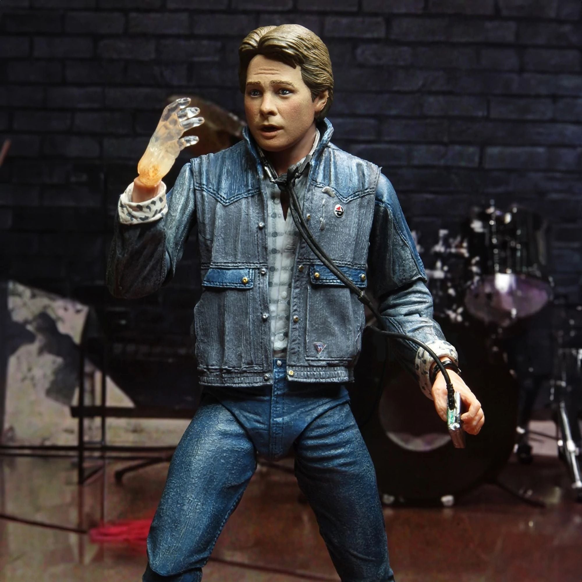 BACK TO THE FUTURE - 7" SCALE ACTION FIGURE – ULTIMATE MARTY MCFLY 85 ...